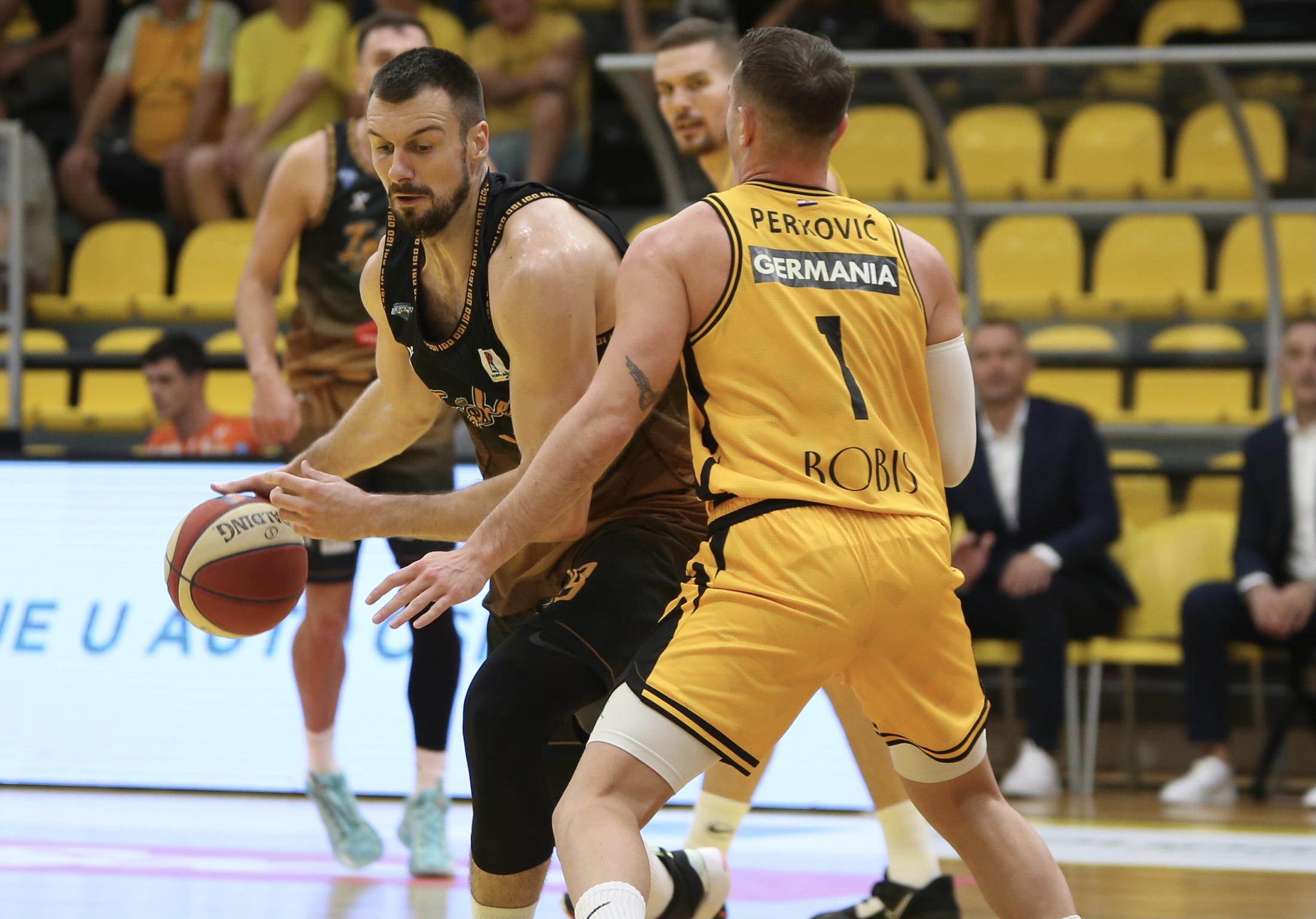 Zoran Nikolić > Player : NLB ABA League 2